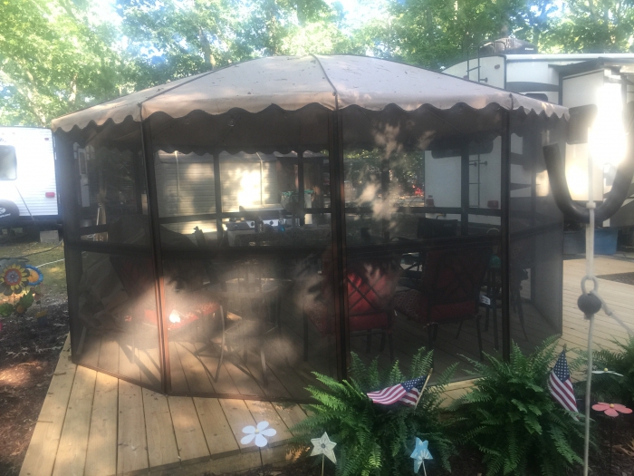 Casita Round Screenhouse - 14' 9" Freestanding - Chestnut / Almond Color